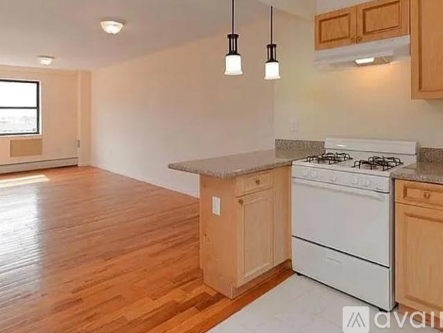 1 BR, 2 BA Apartment 36 Hilton Ave, Unit 108, Hempstead, NY 11550