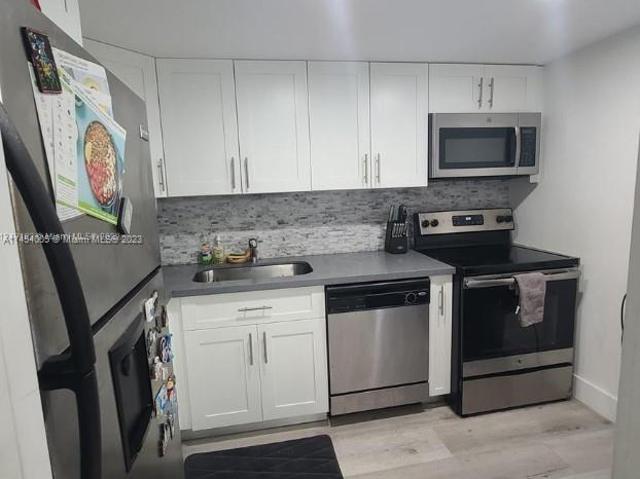 1 BR, 2 BA Apartment 3750 Inverrary Dr, Lauderhill, FL 33319