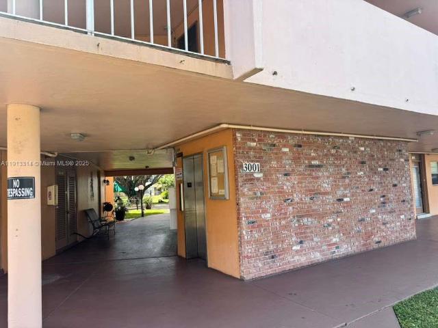 1 BR, 2 BA Apartment 3001 Northwest 46th Avenue, Lauderdale Lakes, FL 33313