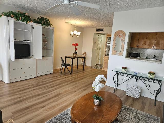 1 BR, 2 BA Apartment 300 Village Green Circle South, Palm Springs, FL 33461