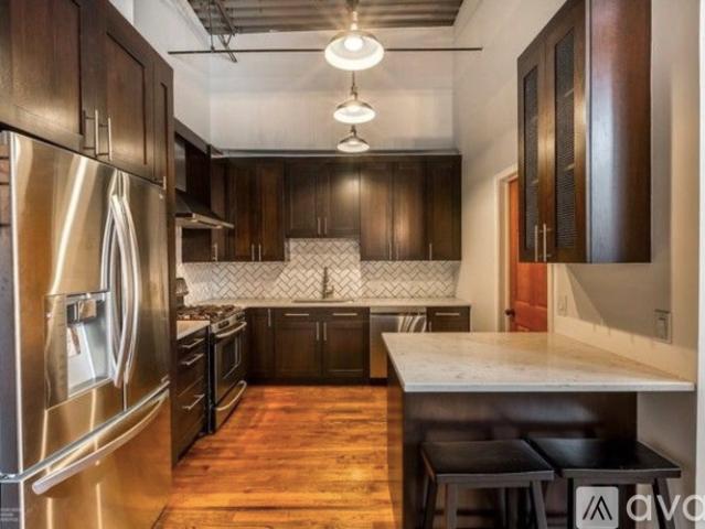 1 BR, 2 BA Apartment 312 N May St, Unit 6I, Chicago, IL 60607