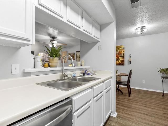 1 BR, 2 BA Apartment 3201 Donnelly Circle, Fort Worth, TX 76107