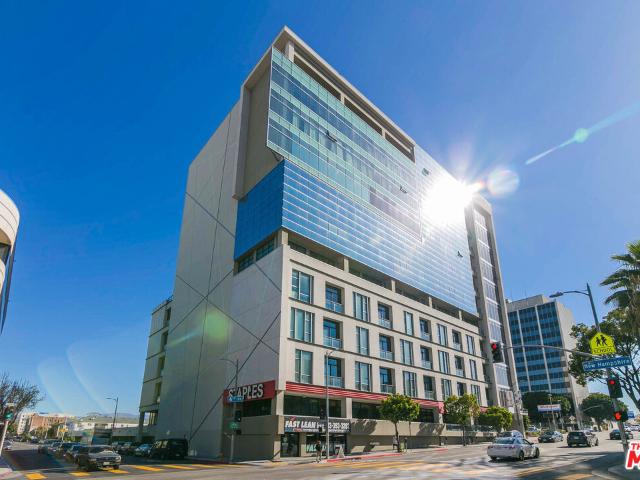 1 BR, 2 BA Apartment 3223 West 6th St, Los Angeles, CA 90020