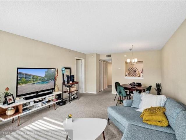 1 BR, 2 BA Apartment 4025 North Federal Hwy, Oakland Park, FL 33308