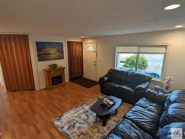 1 BR, 2 BA Apartment 5430 200th Street Southwest, Lynnwood, WA 98036