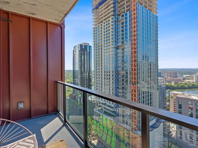 1 BR, 2 BA Apartment 84 East Avenue, Austin, TX 78701