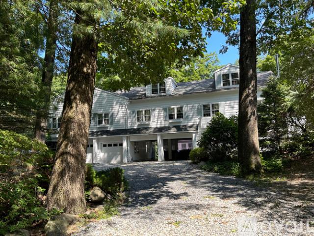 1 BR, 2 BA Apartment 89 Florida Hill Rd, Unit CD, Ridgefield, CT 06877