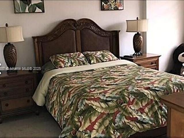 1 BR, 2 BA in North Beach