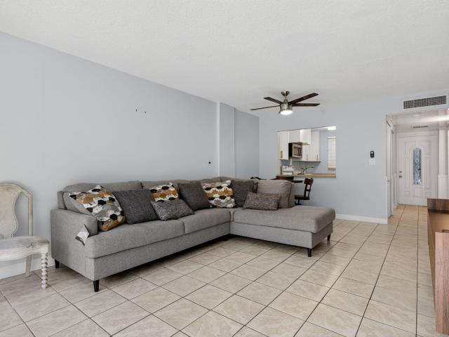 1 BR, 2 BA in Royal Palm Isles