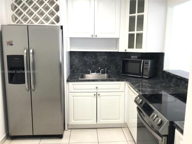 1 BR, 2 BA in Three Islands
