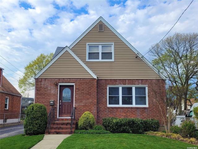 1 BR, 3 BA Apartment 24 Centre Ave, East Rockaway, NY 11518