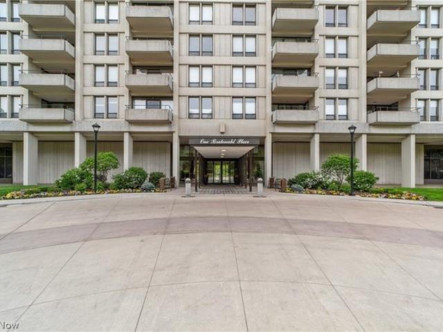 1 Bratenahl Pl Apt 1101, Bratenahl, OH 44108