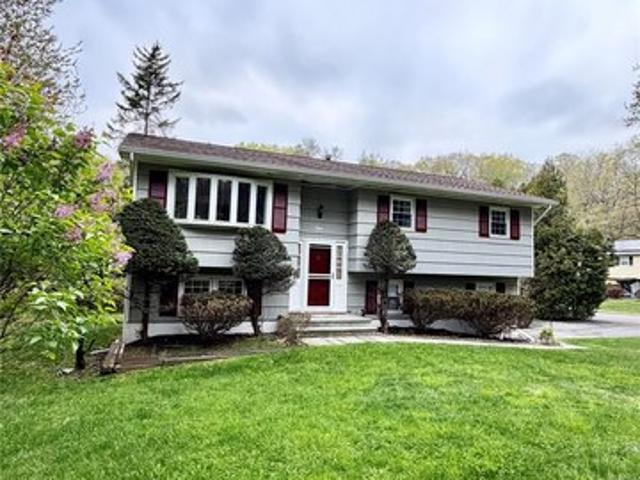 1 Bristol Ct, New City, NY 10956