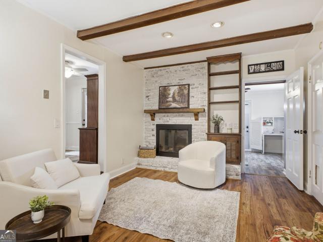1 Brookcrest Drive SW
