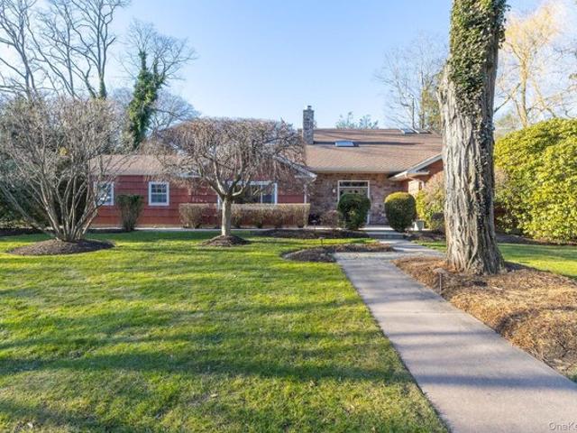1 Cumberland Path, Setauket, NY 11733