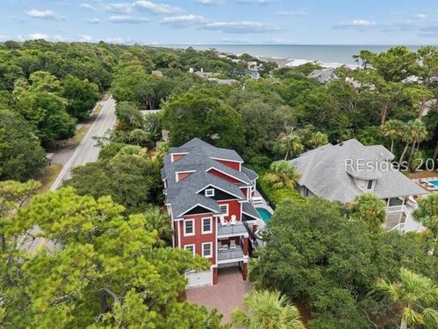 1 Curlew Rd, Hilton Head Island, SC 29928