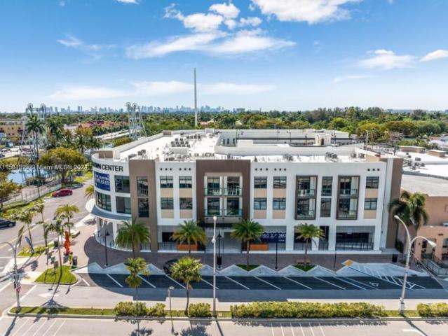 1 Curtiss Pkwy #203, Miami Springs, FL 33166