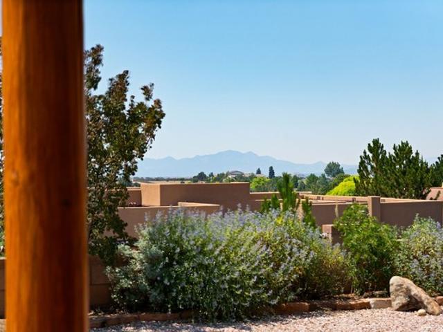 1 Caballito, Santa Fe, NM 87508