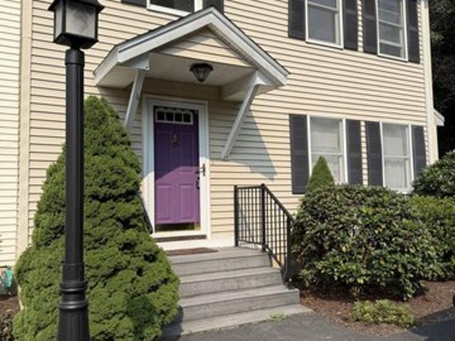 1 Castle Meadow Dr Unit 1, Stonington, CT 06379