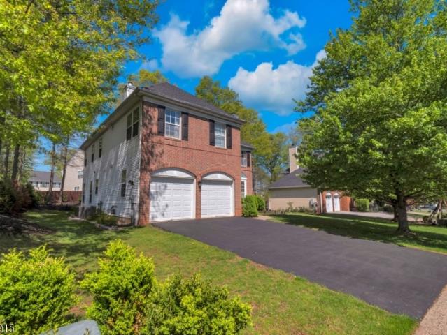 1 Captains Woods Rd