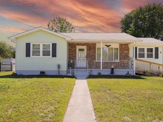 1 Carriage Ln, Erma, NJ 08204
