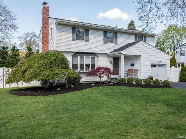 1 Catherwood Cres, Melville, NY 11747 | MLS #989888 | Compass