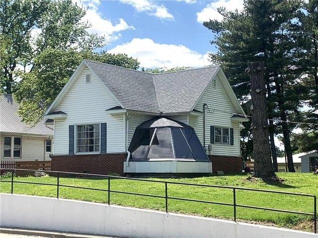 1 Cedar St, Pana, IL 62557