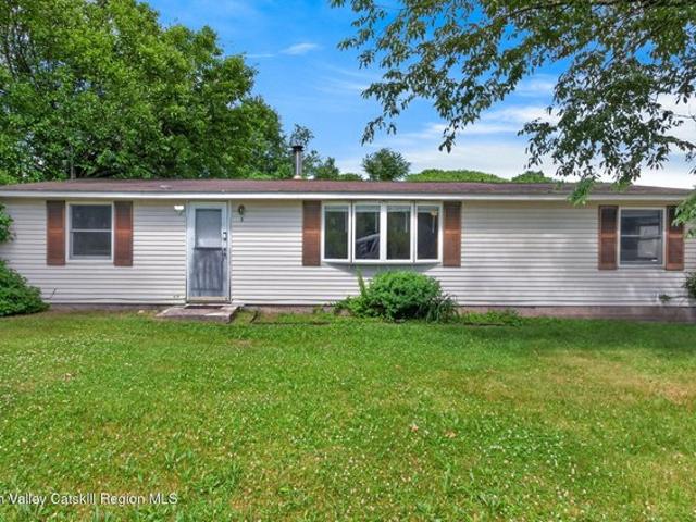 1 Center Rd, Mount Marion, NY 12456