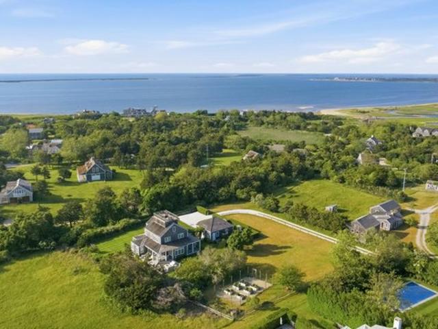 1 Chadwick Ct, Nantucket, MA 02554