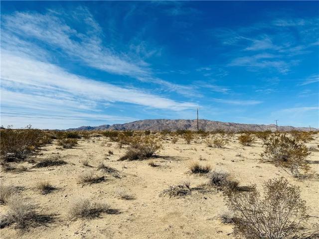 1 Charlotte Rd, Twentynine Palms, CA 92277 | MLS #JT26030