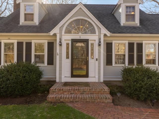1 Checkerberry Ln