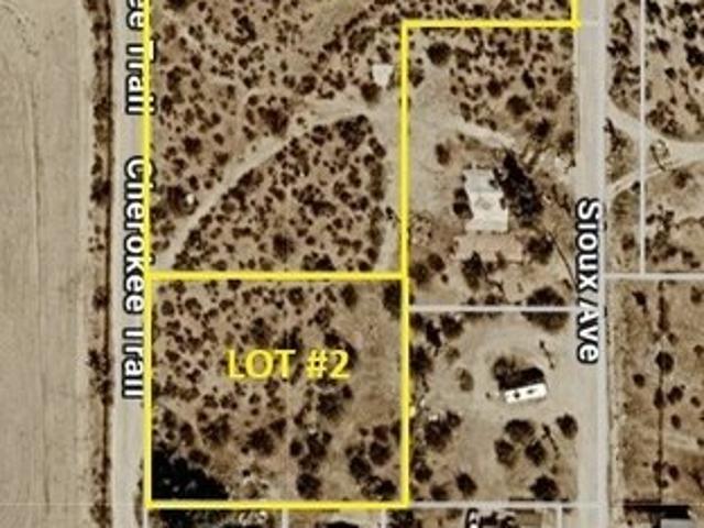 1 Cherokee Trl, Yucca Valley, CA 92884