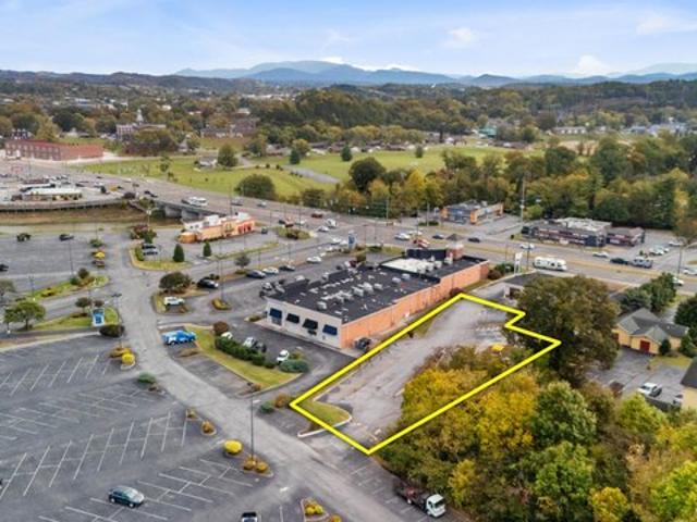 1 Chilhowee Dr, Sevierville, TN 37862