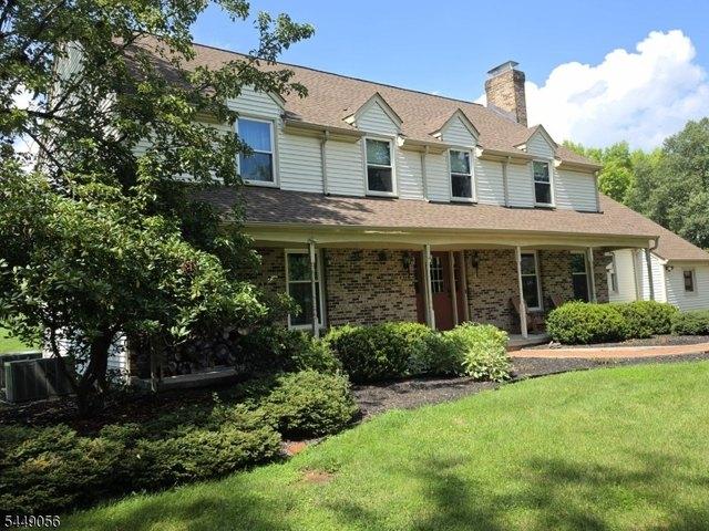 1 Chrystal Dr, Clinton Township, NJ 08833