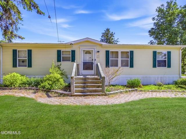 1 Circle Dr, Manchester, NJ 08759