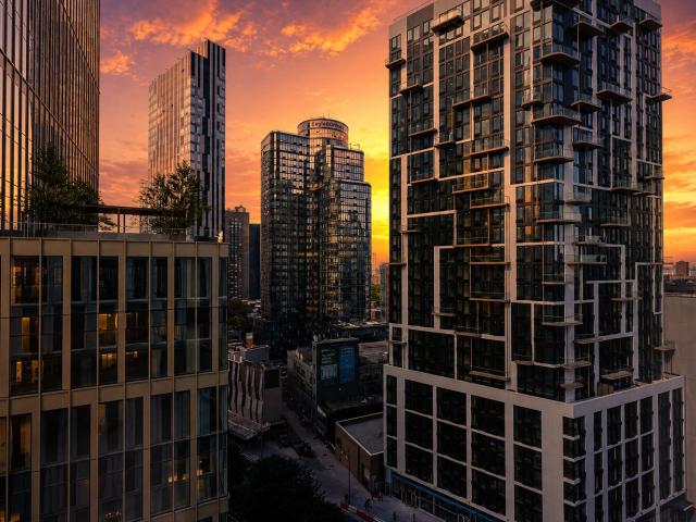 1 CITY Point 16D