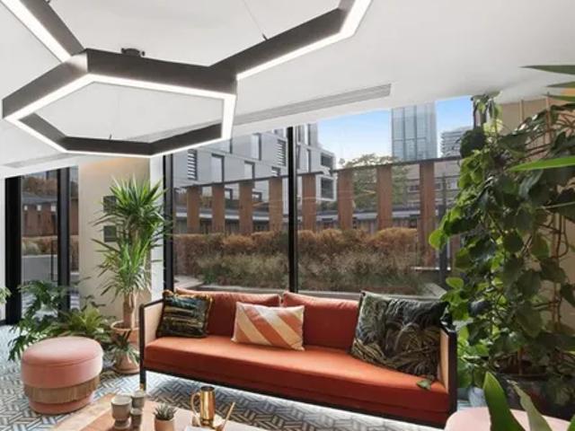 1 City Road, Angel, London, EC1V 2AD, United Kingdom | Studio apartment for rent #139267703 | Rentberry