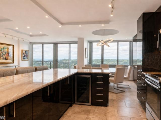 1 Claridge Dr # 1025