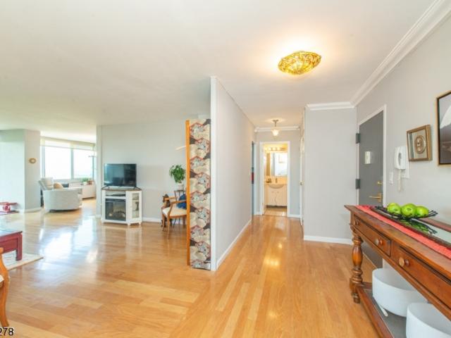 1 Claridge Dr # 725