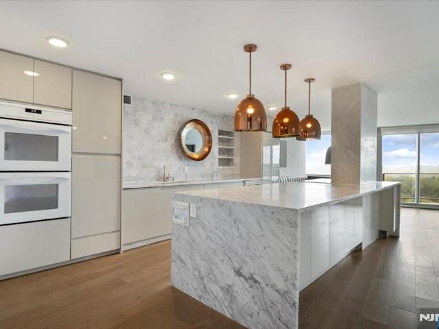 1 Claridge Drive # 602
