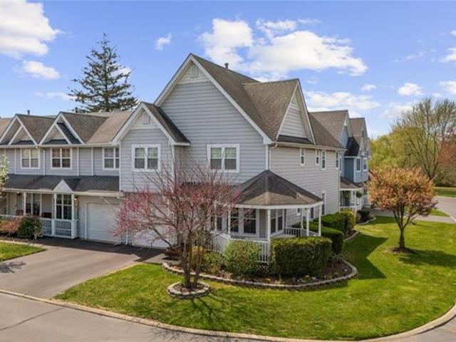 1 Clubhouse Cir, Central Islip, NY 11722