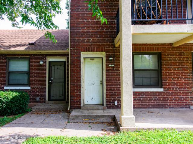 1 College Ct