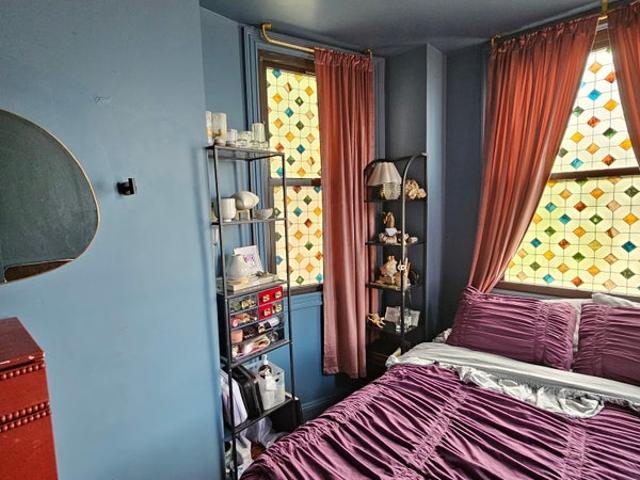 1 Cozy bedroom