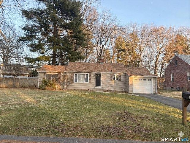 1 Crescent Beach Dr, Enfield, CT 06082