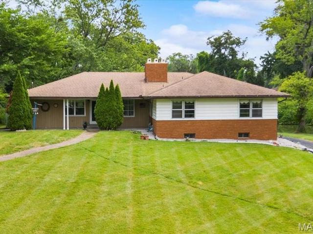1 Debby Ln, Belleville, IL 62223