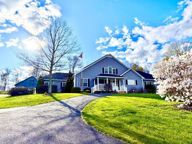 1 Deer Hill Ln, Hampden, ME 04444