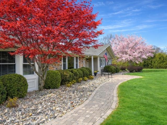 1 Demott Dr