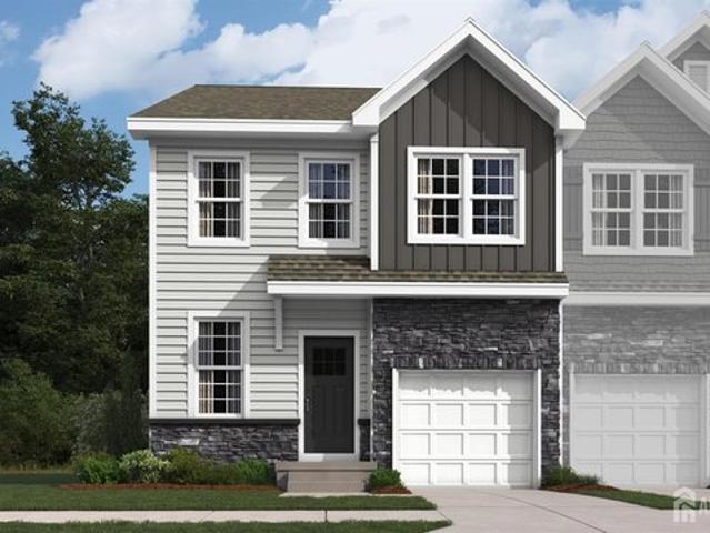 1 Denarski Dr, Sayreville, NJ 08872