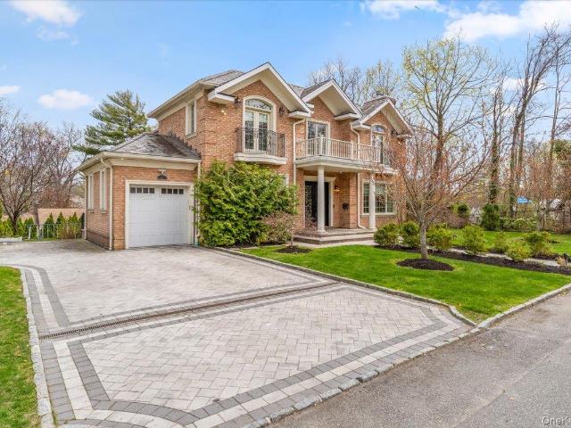 1 Devonshire Ln, Great Neck, NY 11023 | MLS #984385 | Compass