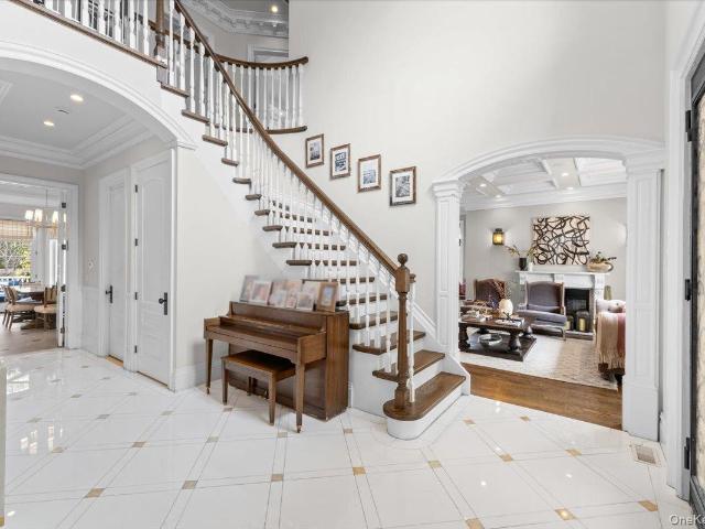 1 Devonshire Lane